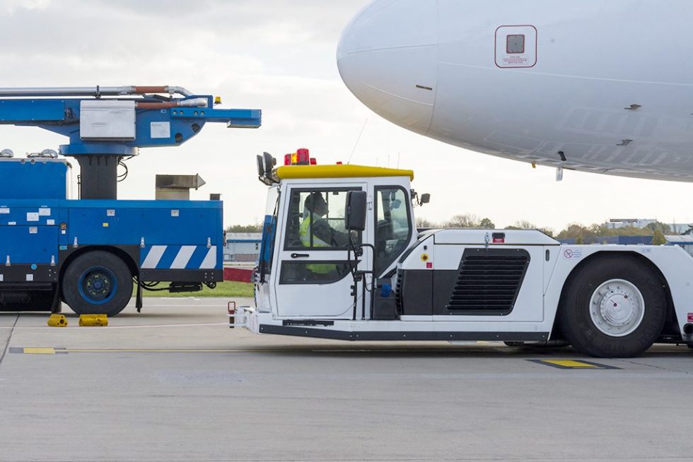 7 ways to minimize aircraft towing damage - RTITB